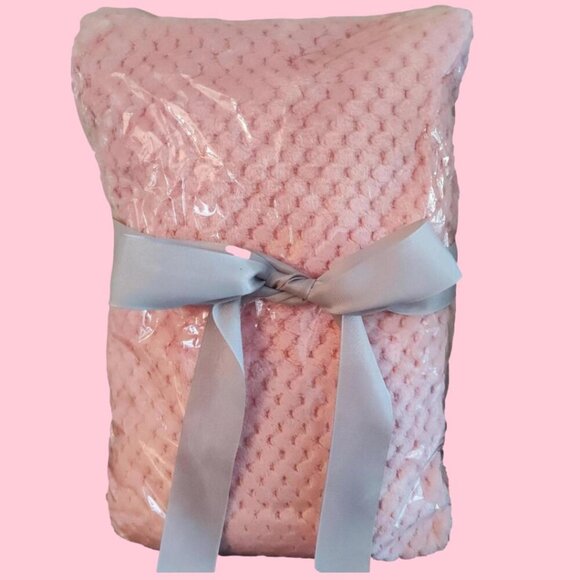 Bedding | New Baby Pink Soft Plush Throw Large Blanket | Poshmark